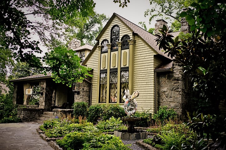 Hotel of the Week: Stonehurst Place – The Stash Blog